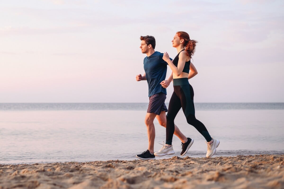 6 myths and truths about the practice of running in the sand – Healthy ...
