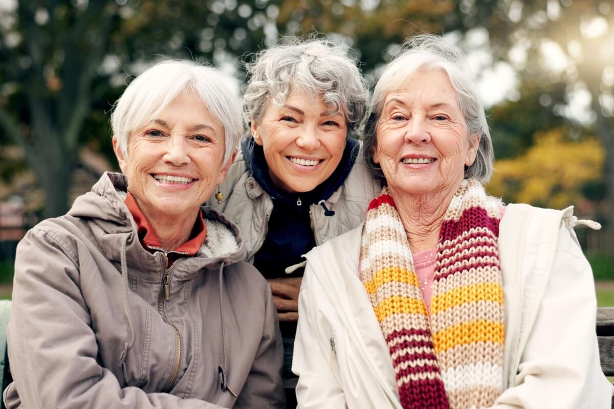 5 tips for maintaining and making new friends in the elderly – Healthy ...
