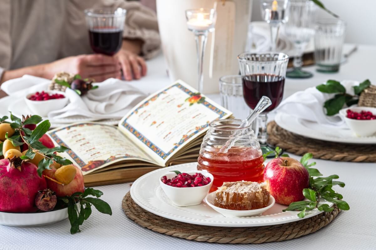 Magical New Year’s Supper: see how to use items and foods aligned with ...